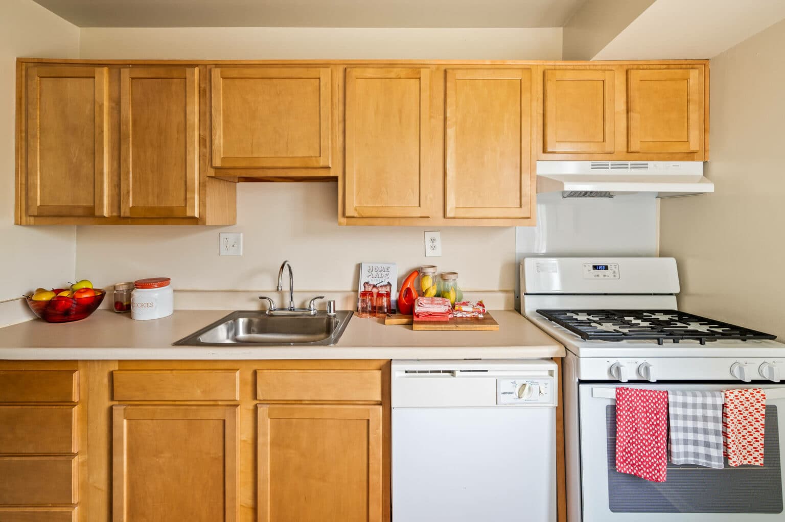 Photos of Apartments & Amenities | Commons at White Marsh